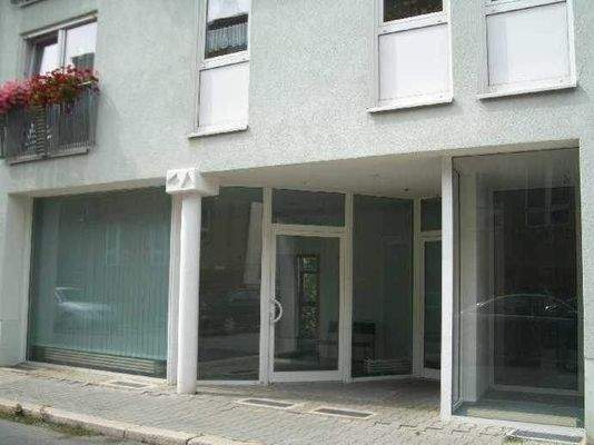 Kleine Gewerbeeinheit über 2 Etagen in Zeulenroda nach umfangreicher ...