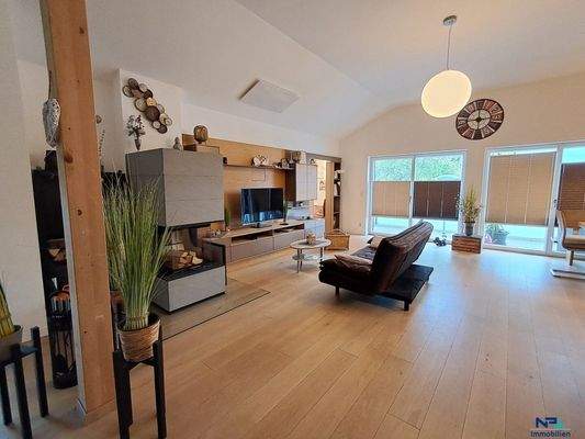 Modernes Einfamilienhaus in Winzendorf mit sehr großer Garage, 2 ...