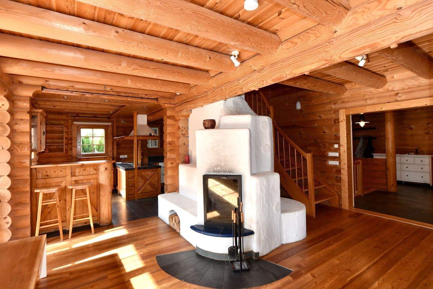 Rarität - massives Allgäuer Blockbohlenhaus unterkellert - WF 234 qm ...