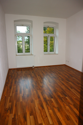 Frei ab 1.5.26 - Tageslichtbad mit Eckbadewanne - Balkon - WG-gerecht ...