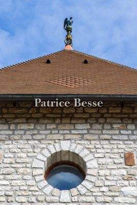 An imposing modern manor in a more than 1-hectare garden, 1 hour from ...