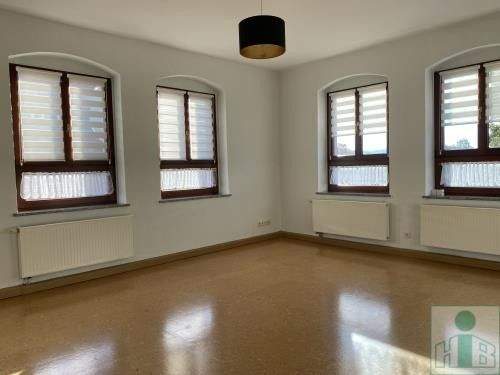 Sehr schöne und großzügige 2-Raum-Wohnung mit Einbauküche im 2. OG zu ...